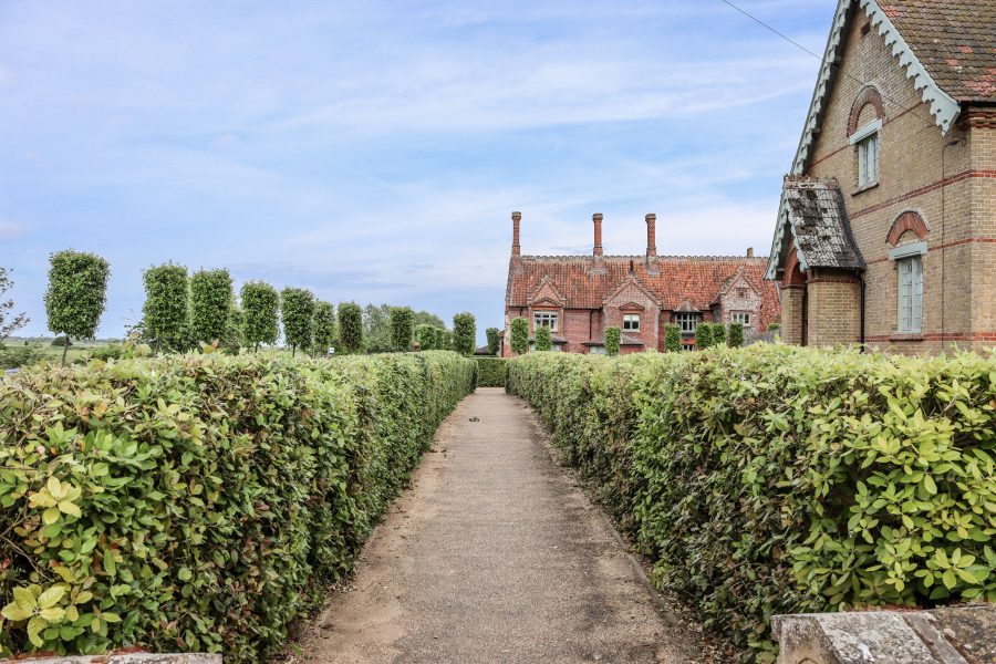 Holkham Village by the sea walking tour - Holkham